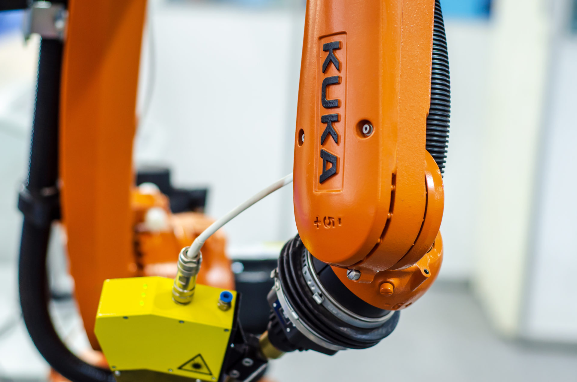 Chinesischer Konzern MIDEA übernimmt KUKA zu 100% - Investmentplattform ...